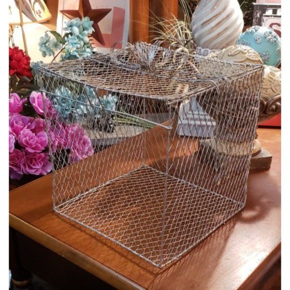 Holiday | Mesh Wire Gift Basket With Bow | Poshmark